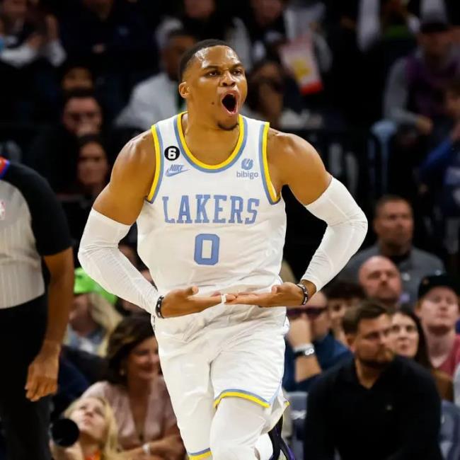 La noche más loca en la NBA alegra el año a LeBron James y Devin Booker ...