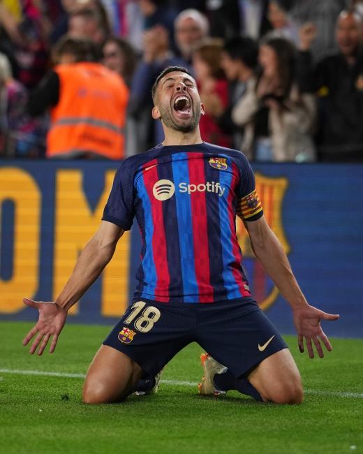 Xavi no sale de su asombro con el destino de Jordi Alba, un verdugo del ...