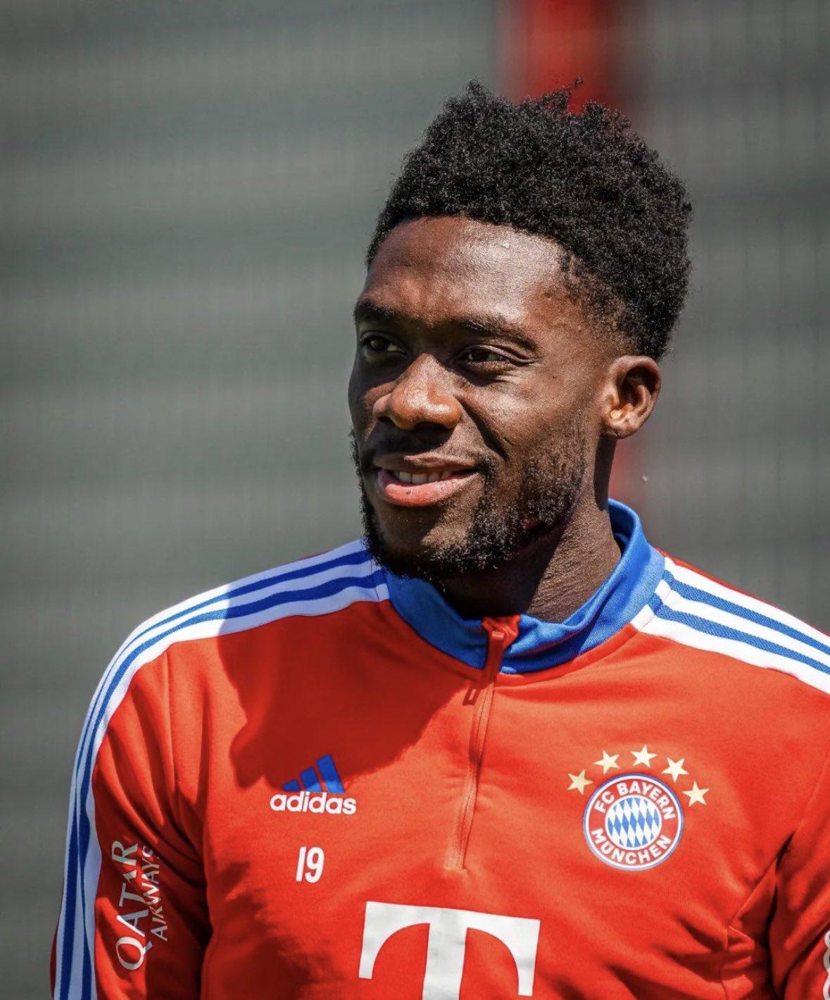 La triquiñuela de Alphonso Davies hiela a Florentino, que frena el fichaje por un lateral top 24/25