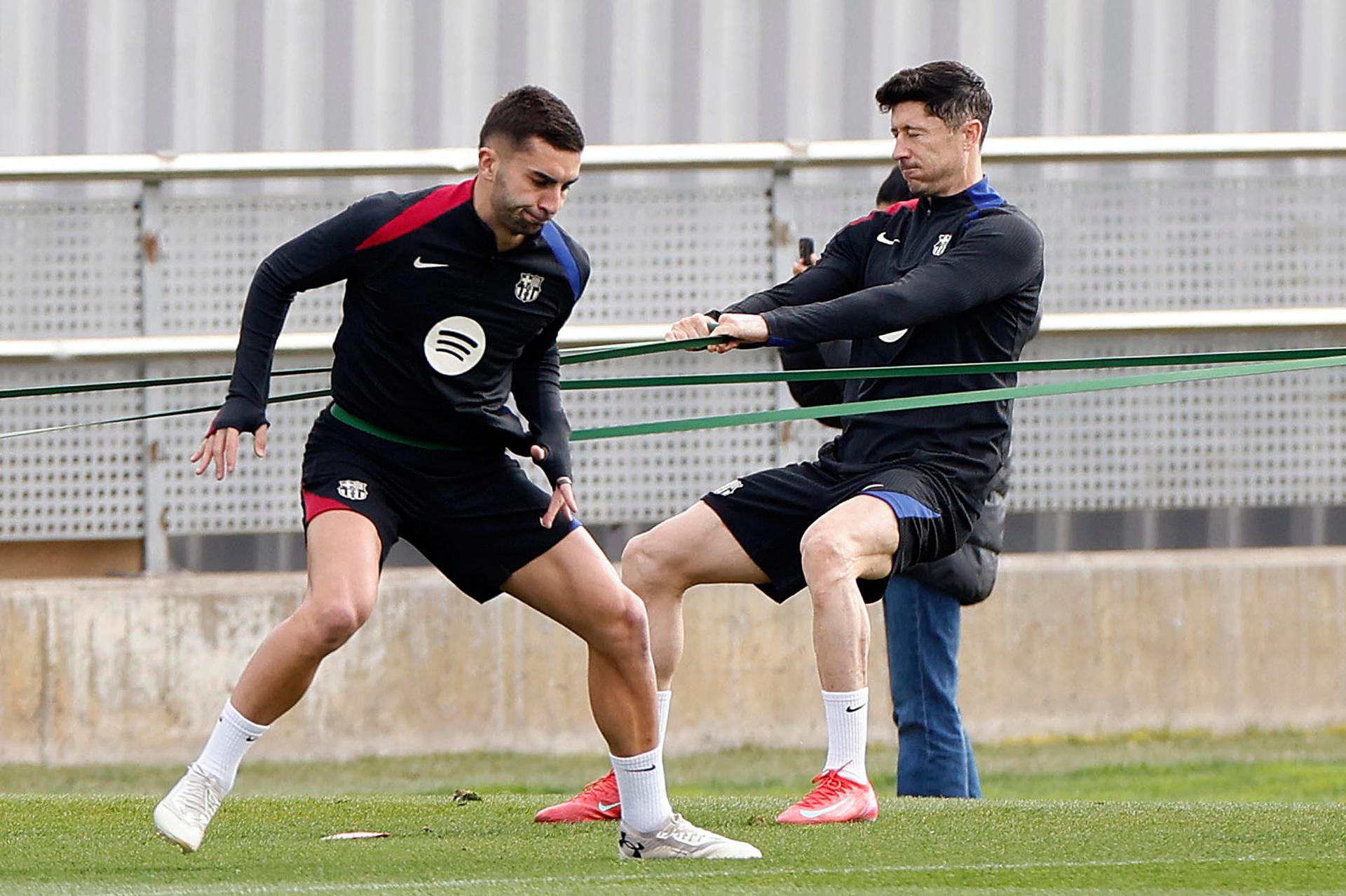 Ferran Torres no le habla y no es el único en el vestuario del Barça