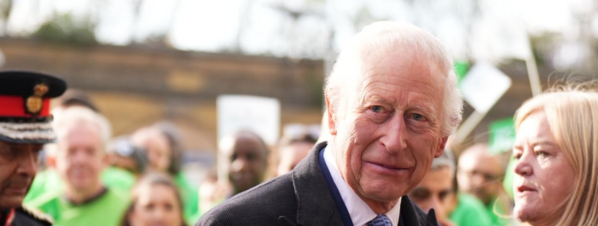 El Príncipe Guillermo sospecha que su padre Carlos III tiene hijos ...